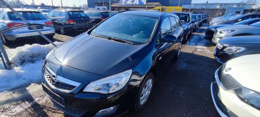 Black Opel Astra 2012 in Kaunas, with an engine capacity of 1.70 L and mileage of 264 thousand km for 3200 €, photo 1 on AUTOMOTO.COM.LV