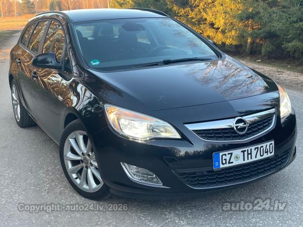 Black Opel Astra 2012 in Tartu, with an engine capacity of 1.70 L and mileage of 245 thousand km for 3990 €, photo 1 on AUTOMOTO.COM.LV