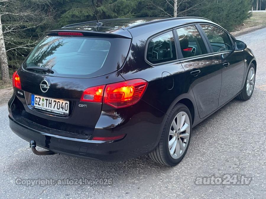 Melns Opel Astra 2012 Tartu, ar dzinēja tilpumu 1.70 L un nobraukumu 245 tūkst. km par 3990 €, foto 14 vietnē AUTOMOTO.COM.LV