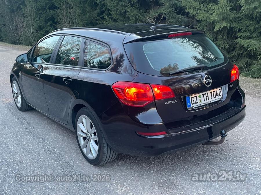 Melns Opel Astra 2012 Tartu, ar dzinēja tilpumu 1.70 L un nobraukumu 245 tūkst. km par 3990 €, foto 16 vietnē AUTOMOTO.COM.LV