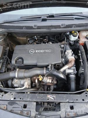 Black Opel Astra 2012 in Bauska, with an engine capacity of 1.70 L and mileage of 311 thousand km for 2950 €, photo 12 on AUTOMOTO.COM.LV