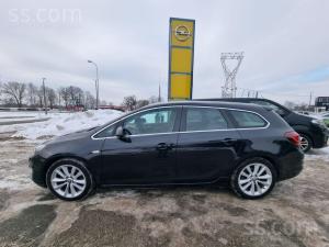 Melns Opel Astra 2012 Rīga, ar dzinēja tilpumu 1.60 L un nobraukumu 170 tūkst. km par 5400 €, foto  vietnē AUTOMOTO.COM.LV