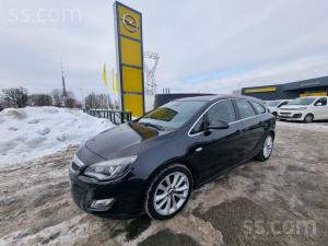 Черный Опель Астра 2012 в Рига, объемом двигателя 1.60 л и пробегом 170 тыс. км за 5400 €, фото 3 на AUTOMOTO.COM.LV