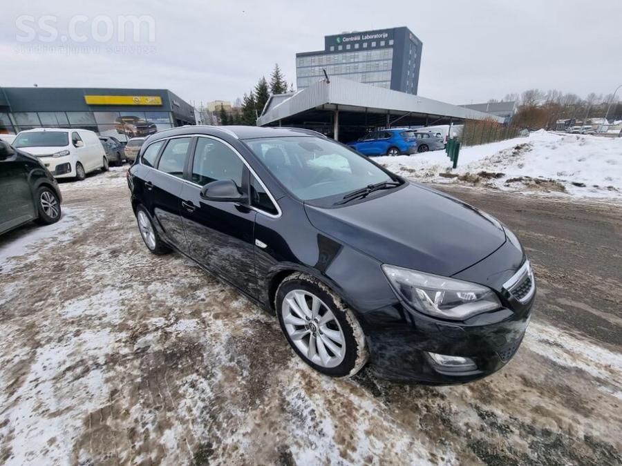 Черный Опель Астра 2012 в Рига, объемом двигателя 1.60 л и пробегом 170 тыс. км за 5400 €, фото 4 на AUTOMOTO.COM.LV