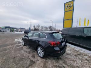 Черный Опель Астра 2012 в Рига, объемом двигателя 1.60 л и пробегом 170 тыс. км за 5400 €, фото 7 на AUTOMOTO.COM.LV