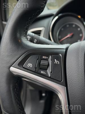 Black Opel Astra 2012 in Riga, with an engine capacity of 1.70 L and mileage of 211 thousand km for 4500 €, photo 16 on AUTOMOTO.COM.LV