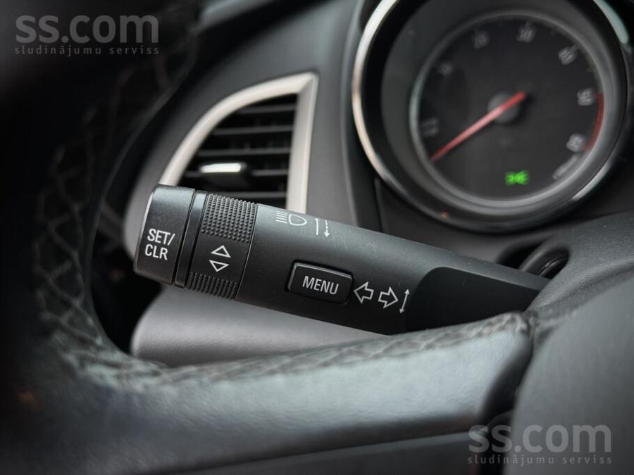 Black Opel Astra 2012 in Riga, with an engine capacity of 1.70 L and mileage of 211 thousand km for 4500 €, photo 22 on AUTOMOTO.COM.LV