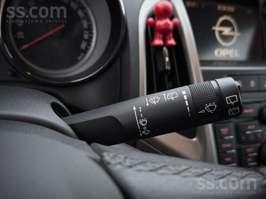 Black Opel Astra 2012 in Riga, with an engine capacity of 1.70 L and mileage of 211 thousand km for 4500 €, photo 23 on AUTOMOTO.COM.LV