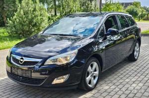 Melns Opel Astra 2012 Rīga, ar dzinēja tilpumu 1.60 L un nobraukumu 278 tūkst. km par 4800 €, foto  vietnē AUTOMOTO.COM.LV