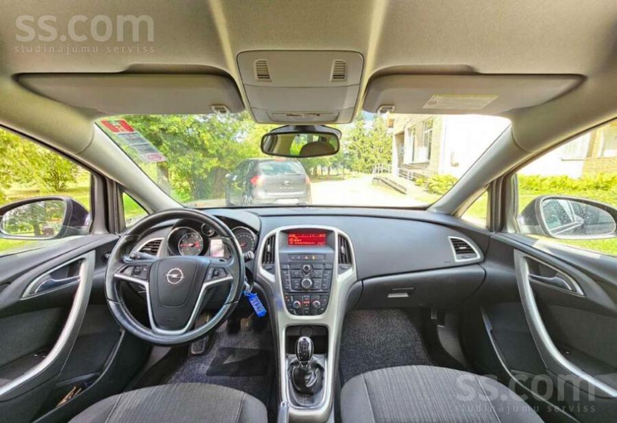 Melns Opel Astra 2012 Rīga, ar dzinēja tilpumu 1.60 L un nobraukumu 278 tūkst. km par 4800 €, foto 4 vietnē AUTOMOTO.COM.LV