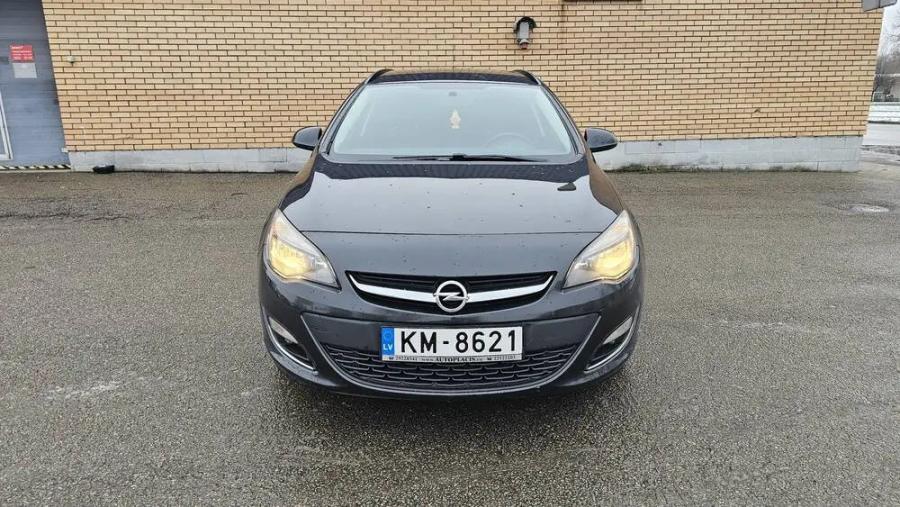 Melns Opel Astra 2012 Rīga, ar dzinēja tilpumu 1.70 L un nobraukumu 294 tūkst. km par 2450 €, foto 3 vietnē AUTOMOTO.COM.LV