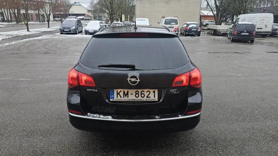 Melns Opel Astra 2012 Rīga, ar dzinēja tilpumu 1.70 L un nobraukumu 294 tūkst. km par 2450 €, foto 7 vietnē AUTOMOTO.COM.LV