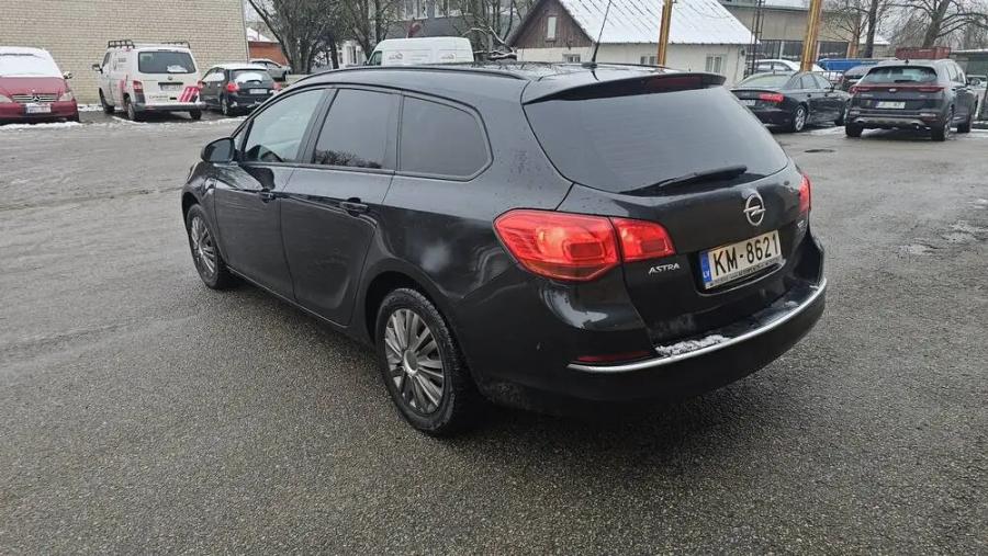 Melns Opel Astra 2012 Rīga, ar dzinēja tilpumu 1.70 L un nobraukumu 294 tūkst. km par 2450 €, foto 8 vietnē AUTOMOTO.COM.LV