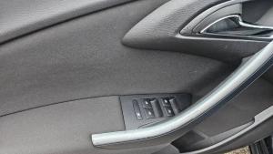 Melns Opel Astra 2012 Rīga, ar dzinēja tilpumu 1.70 L un nobraukumu 294 tūkst. km par 2450 €, foto 14 vietnē AUTOMOTO.COM.LV
