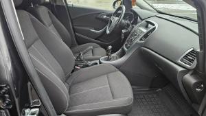 Melns Opel Astra 2012 Rīga, ar dzinēja tilpumu 1.70 L un nobraukumu 294 tūkst. km par 2450 €, foto 17 vietnē AUTOMOTO.COM.LV