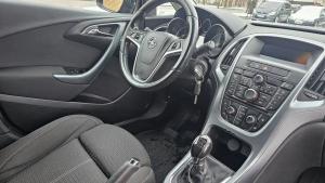 Melns Opel Astra 2012 Rīga, ar dzinēja tilpumu 1.70 L un nobraukumu 294 tūkst. km par 2450 €, foto 18 vietnē AUTOMOTO.COM.LV