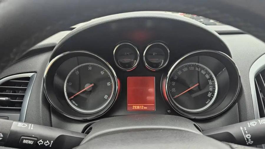 Melns Opel Astra 2012 Rīga, ar dzinēja tilpumu 1.70 L un nobraukumu 294 tūkst. km par 2450 €, foto 21 vietnē AUTOMOTO.COM.LV