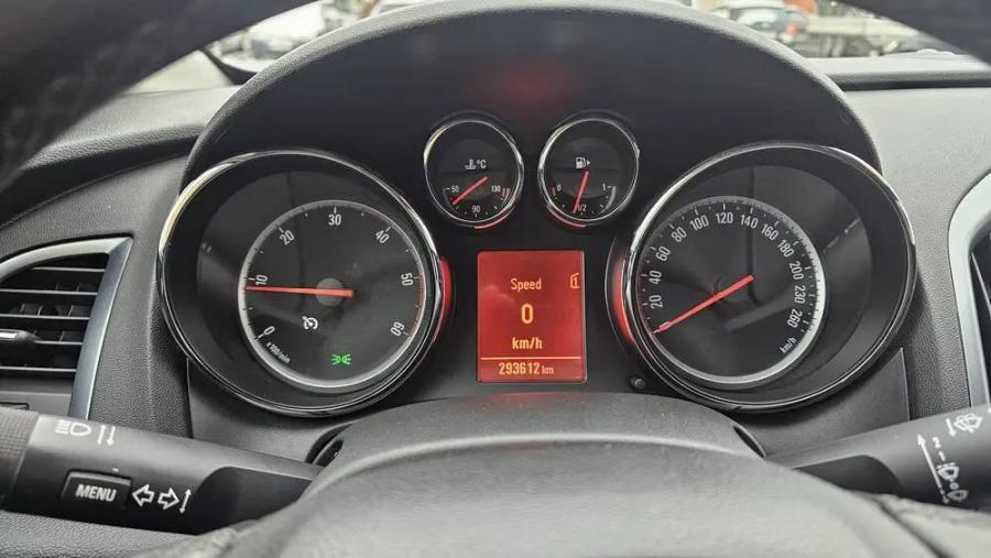 Melns Opel Astra 2012 Rīga, ar dzinēja tilpumu 1.70 L un nobraukumu 294 tūkst. km par 2450 €, foto 23 vietnē AUTOMOTO.COM.LV