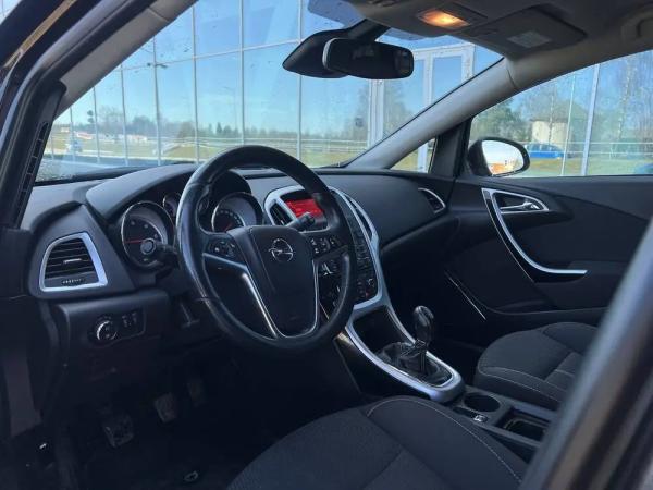 Melns Opel Astra 2012 Rēzekne, ar dzinēja tilpumu 1.70 L un nobraukumu 263 tūkst. km par 4390 €, foto 6 vietnē AUTOMOTO.COM.LV
