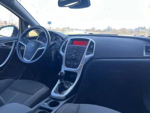 Melns Opel Astra 2012 Rēzekne, ar dzinēja tilpumu 1.70 L un nobraukumu 263 tūkst. km par 4390 €, foto 8 vietnē AUTOMOTO.COM.LV