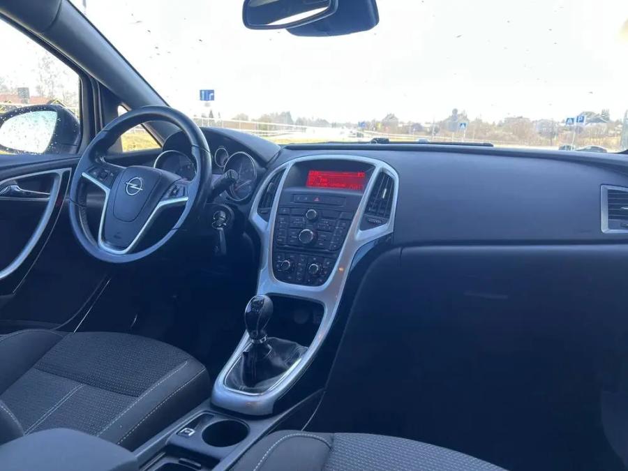 Melns Opel Astra 2012 Rēzekne, ar dzinēja tilpumu 1.70 L un nobraukumu 263 tūkst. km par 4390 €, foto 8 vietnē AUTOMOTO.COM.LV