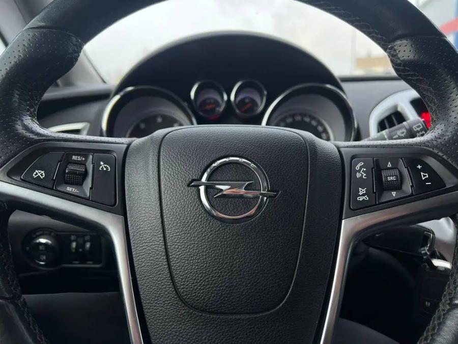 Melns Opel Astra 2012 Rēzekne, ar dzinēja tilpumu 1.70 L un nobraukumu 263 tūkst. km par 4390 €, foto 10 vietnē AUTOMOTO.COM.LV