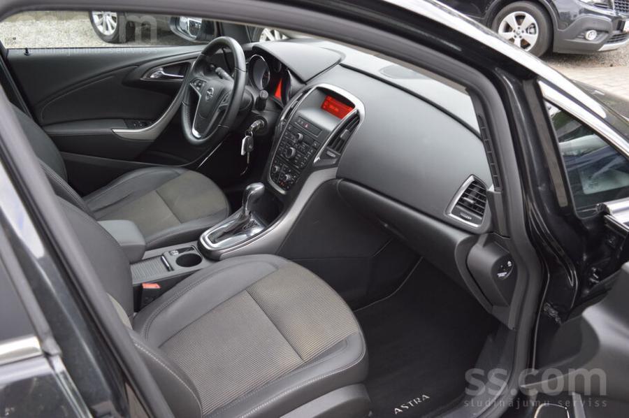 Melns Opel Astra 2012 Tukums, ar dzinēja tilpumu 1.60 L un nobraukumu 210 tūkst. km par 5395 €, foto 12 vietnē AUTOMOTO.COM.LV