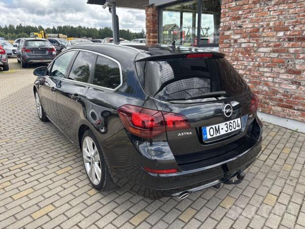 Black Opel Astra 2012 in Talsi, with an engine capacity of 2.00 L and mileage of 0 thousand km for 4900 €, photo 2 on AUTOMOTO.COM.LV