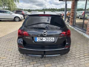 Black Opel Astra 2012 in Talsi, with an engine capacity of 2.00 L and mileage of 0 thousand km for 4900 €, photo 4 on AUTOMOTO.COM.LV