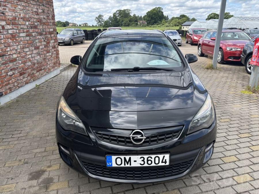 Black Opel Astra 2012 in Talsi, with an engine capacity of 2.00 L and mileage of 0 thousand km for 4900 €, photo 8 on AUTOMOTO.COM.LV