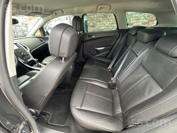 Black Opel Astra 2012 in Talsi, with an engine capacity of 2.00 L and mileage of 0 thousand km for 4900 €, photo 8 on AUTOMOTO.COM.LV