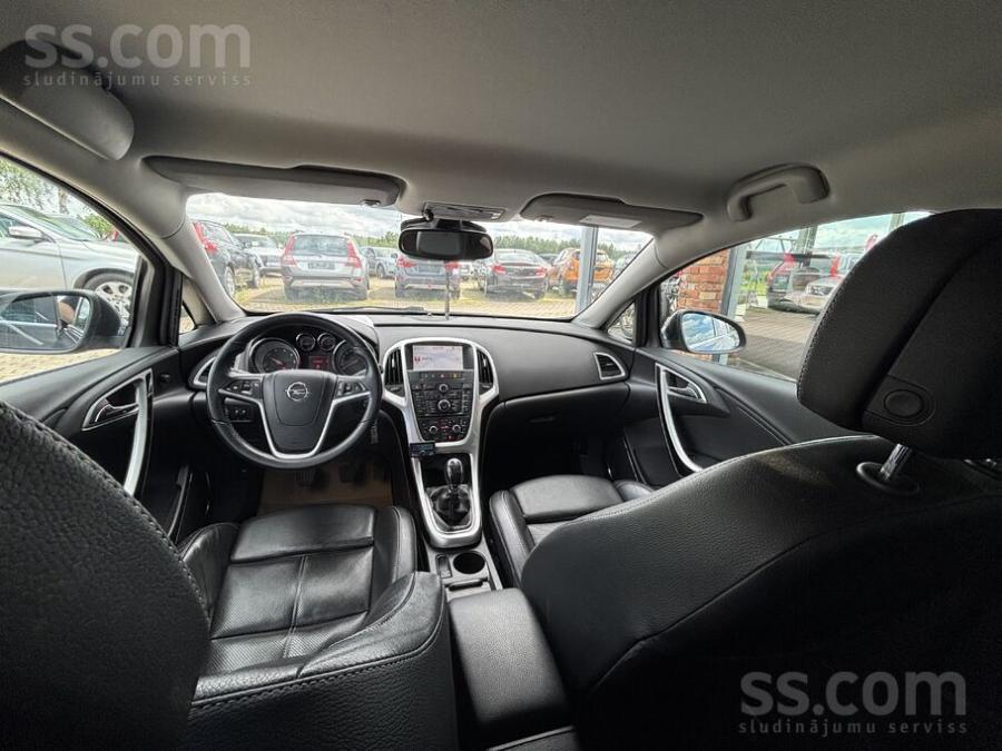 Black Opel Astra 2012 in Talsi, with an engine capacity of 2.00 L and mileage of 0 thousand km for 4900 €, photo 10 on AUTOMOTO.COM.LV