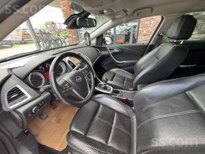 Black Opel Astra 2012 in Talsi, with an engine capacity of 2.00 L and mileage of 0 thousand km for 4900 €, photo 13 on AUTOMOTO.COM.LV