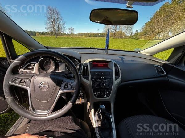 Melns Opel Astra 2012 Ogre, ar dzinēja tilpumu 1.70 L un nobraukumu 305 tūkst. km par 3000 €, foto 5 vietnē AUTOMOTO.COM.LV