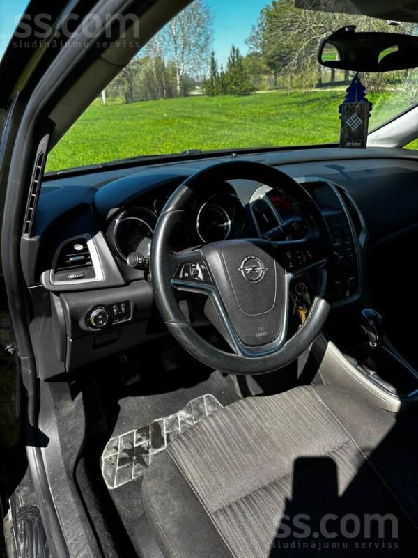 Melns Opel Astra 2012 Ogre, ar dzinēja tilpumu 1.70 L un nobraukumu 305 tūkst. km par 3000 €, foto 7 vietnē AUTOMOTO.COM.LV
