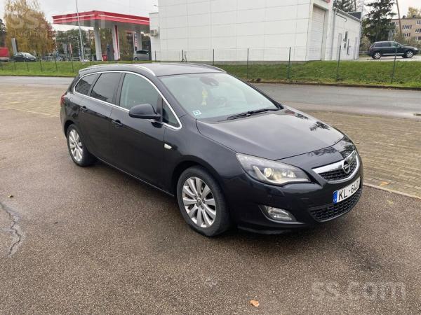 Melns Opel Astra 2012 Ogre, ar dzinēja tilpumu 2.00 L un nobraukumu 295 tūkst. km par 3150 €, foto 2 vietnē AUTOMOTO.COM.LV