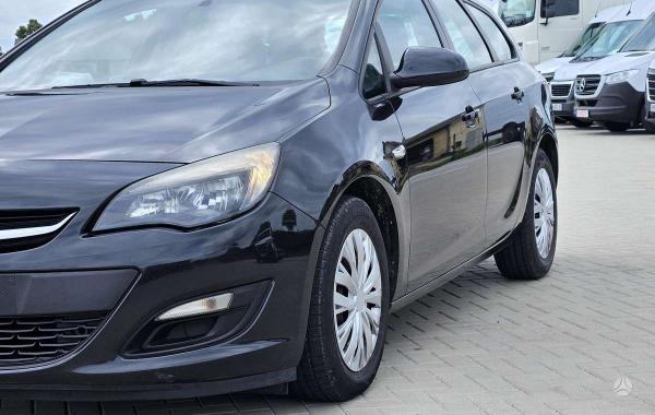 Melns Opel Astra 2012 Tauragė, ar dzinēja tilpumu 1.25 L un nobraukumu 270 tūkst. km par 2400 €, foto 2 vietnē AUTOMOTO.COM.LV