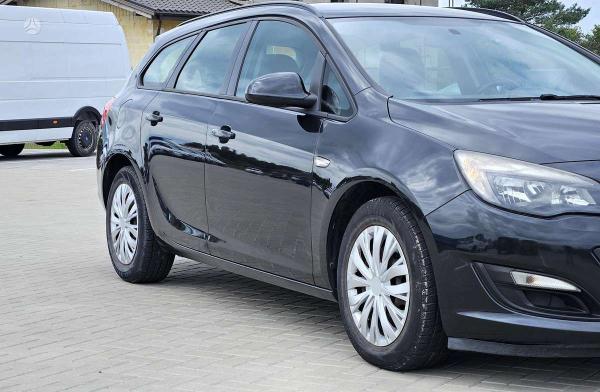 Melns Opel Astra 2012 Tauragė, ar dzinēja tilpumu 1.25 L un nobraukumu 270 tūkst. km par 2400 €, foto 4 vietnē AUTOMOTO.COM.LV