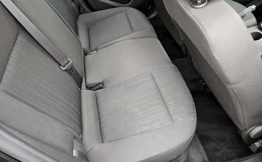 Melns Opel Astra 2012 Tauragė, ar dzinēja tilpumu 1.25 L un nobraukumu 270 tūkst. km par 2400 €, foto 11 vietnē AUTOMOTO.COM.LV
