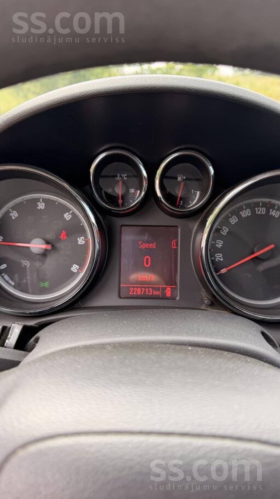 Black Opel Astra 2012 in Madona, with an engine capacity of 1.70 L and mileage of 229 thousand km for 3100 €, photo 13 on AUTOMOTO.COM.LV