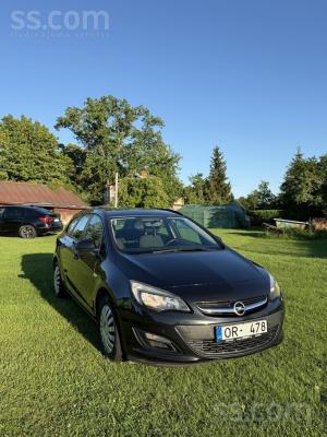 Black Opel Astra 2012 in Valka, with an engine capacity of 1.70 L and mileage of 304 thousand km for 4000 €, photo 3 on AUTOMOTO.COM.LV