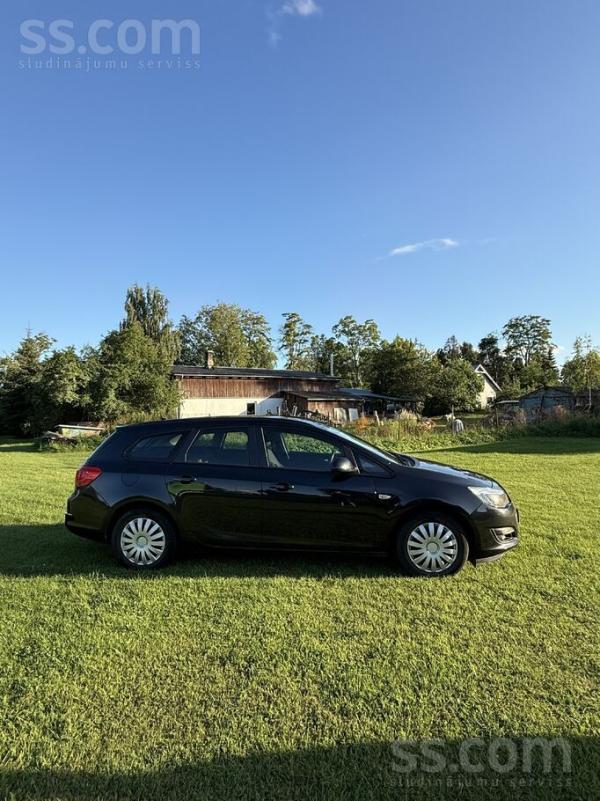 Melns Opel Astra 2012 Valka, ar dzinēja tilpumu 1.70 L un nobraukumu 304 tūkst. km par 4000 €, foto 3 vietnē AUTOMOTO.COM.LV