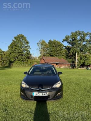 Black Opel Astra 2012 in Valka, with an engine capacity of 1.70 L and mileage of 304 thousand km for 4000 €, photo 9 on AUTOMOTO.COM.LV