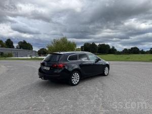Black Opel Astra 2012 in Cesis, with an engine capacity of 2.00 L and mileage of 0 thousand km for 3500 €, photo 5 on AUTOMOTO.COM.LV