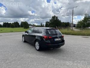 Black Opel Astra 2012 in Cesis, with an engine capacity of 2.00 L and mileage of 0 thousand km for 3500 €, photo 6 on AUTOMOTO.COM.LV