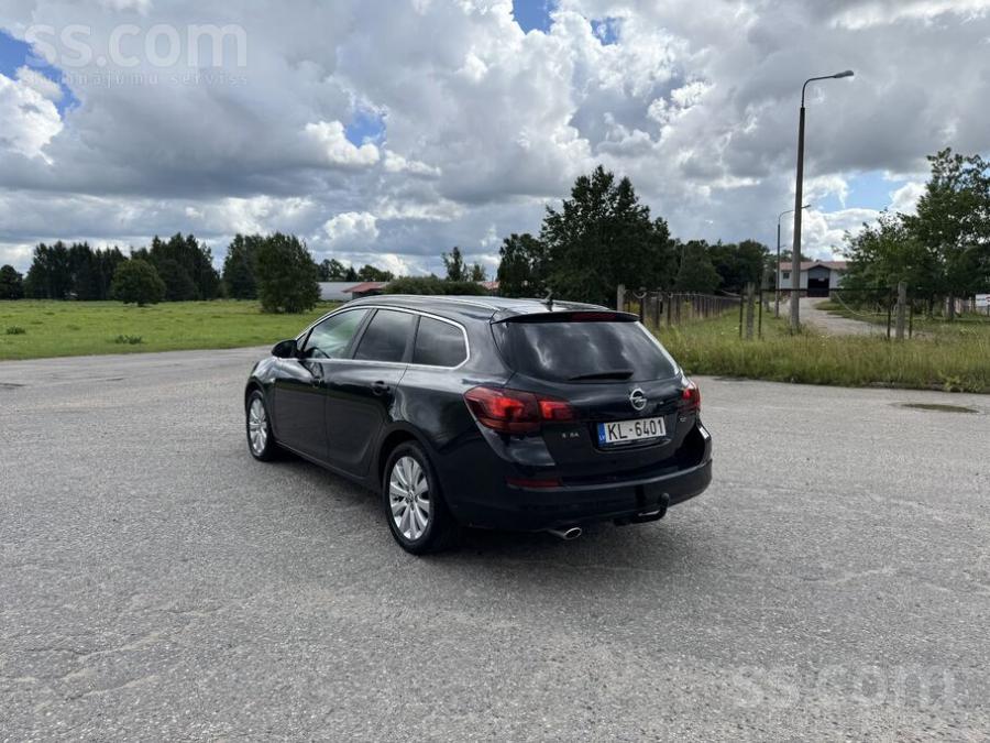 Black Opel Astra 2012 in Cesis, with an engine capacity of 2.00 L and mileage of 0 thousand km for 3500 €, photo 6 on AUTOMOTO.COM.LV