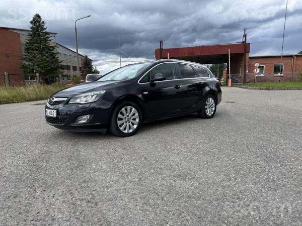 Black Opel Astra 2012 in Cesis, with an engine capacity of 2.00 L and mileage of 0 thousand km for 3500 €, photo 7 on AUTOMOTO.COM.LV