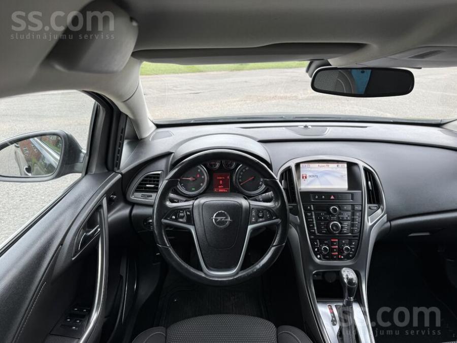 Black Opel Astra 2012 in Cesis, with an engine capacity of 2.00 L and mileage of 0 thousand km for 3500 €, photo 13 on AUTOMOTO.COM.LV