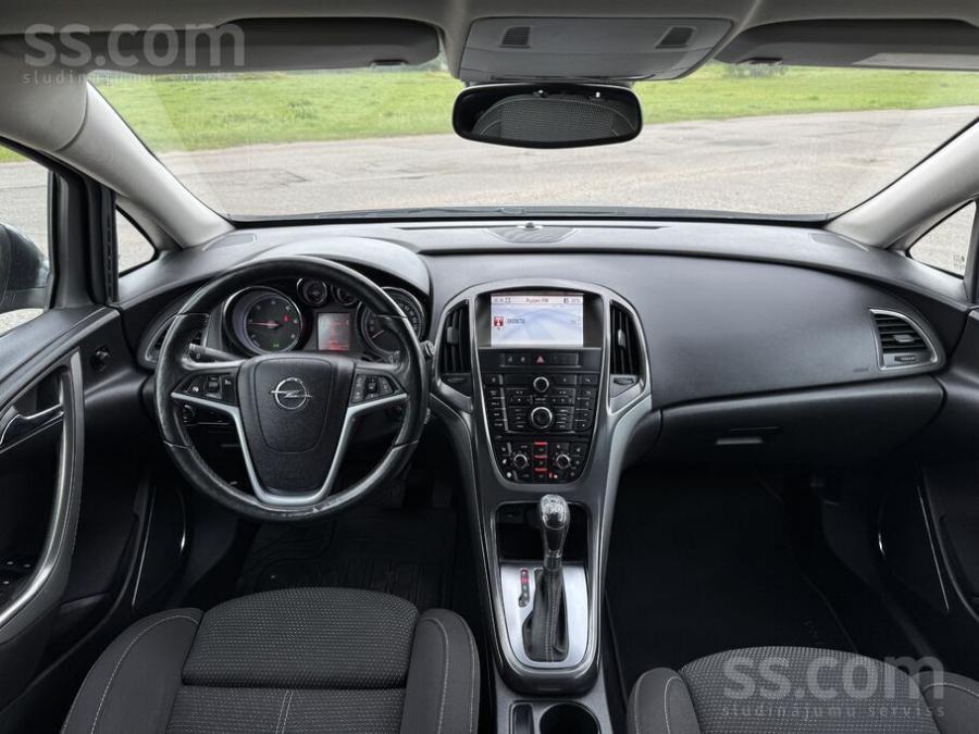 Black Opel Astra 2012 in Cesis, with an engine capacity of 2.00 L and mileage of 0 thousand km for 3500 €, photo 14 on AUTOMOTO.COM.LV