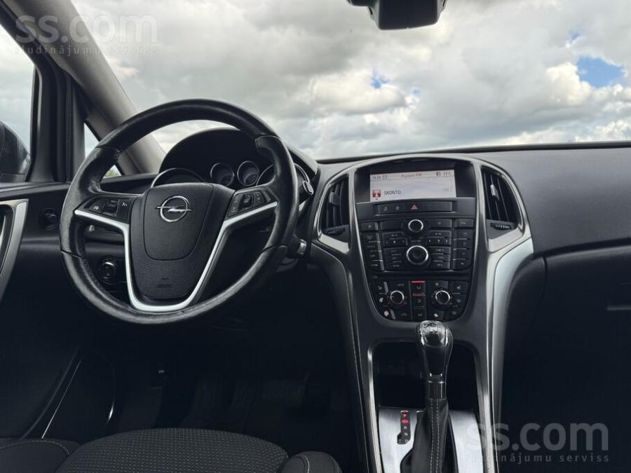 Black Opel Astra 2012 in Cesis, with an engine capacity of 2.00 L and mileage of 0 thousand km for 3500 €, photo 16 on AUTOMOTO.COM.LV